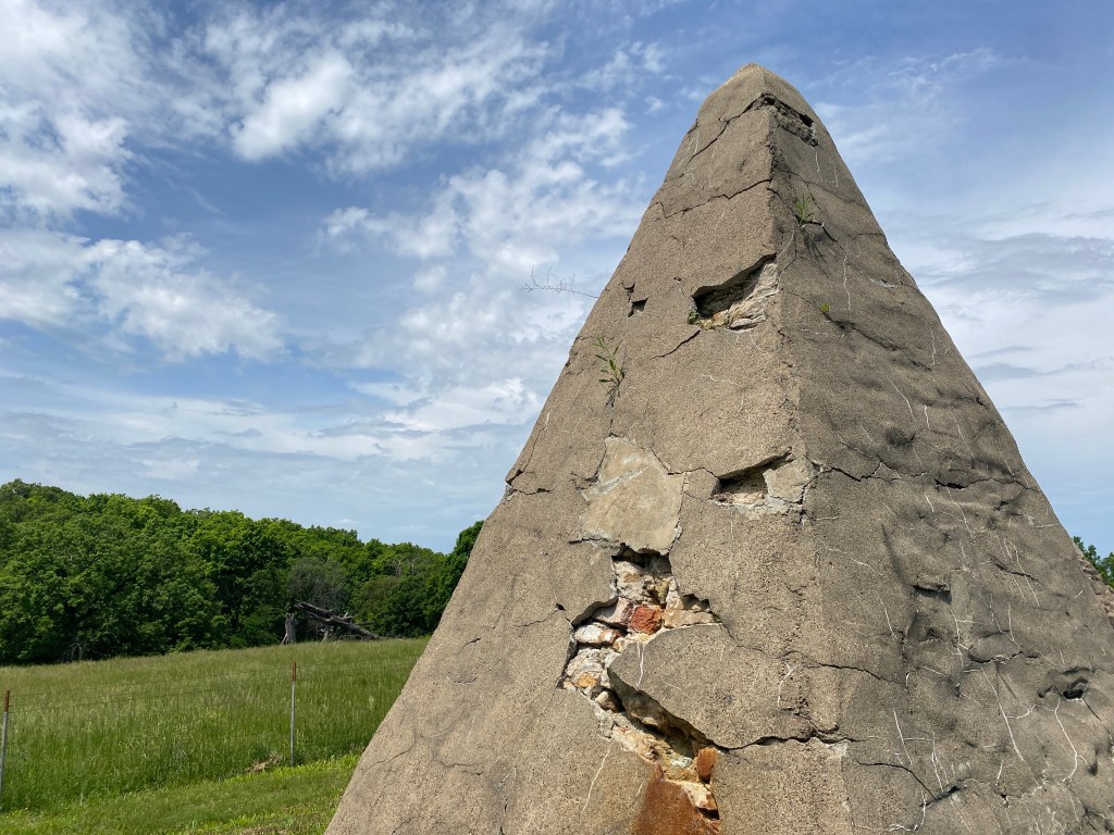 The Great Pyramids of Iowa - folkartwork